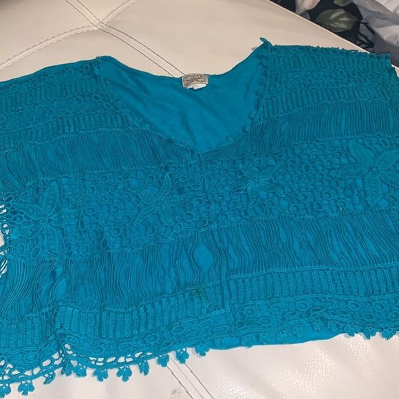 eyelash couture | Tops | Lacey Front Turquoise Loose Crop Top | Poshmark